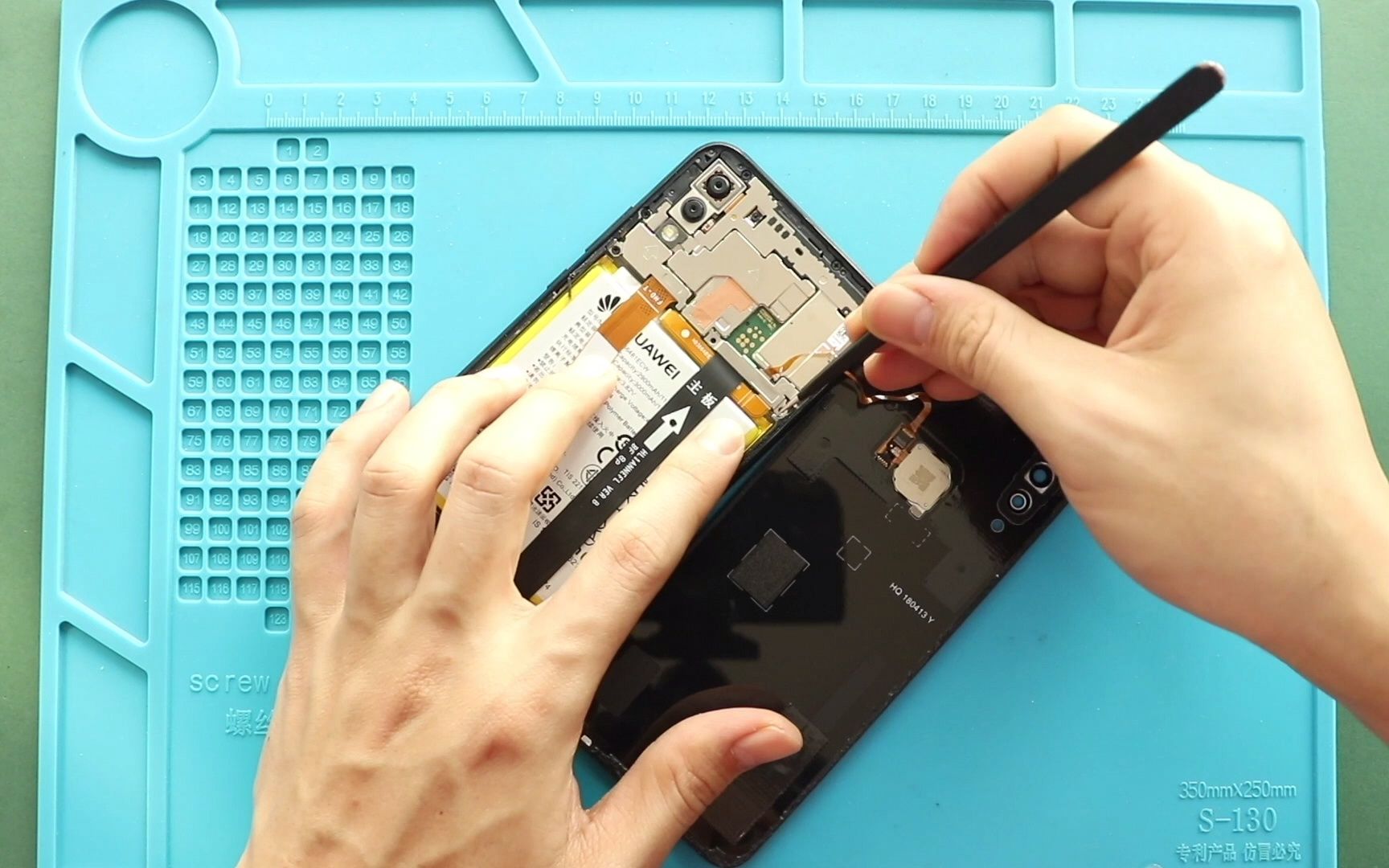 华为 P20 青春版 P20 Lite 电池更换教程 拆机步骤