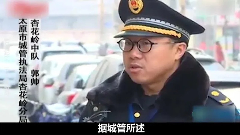 城管执法遇硬茬,遭三兄弟疯狂殴打,城管:一见面就扇我两巴掌