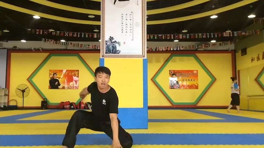 双节棍挽花动作教程,跆拳道武术表演必备的教学