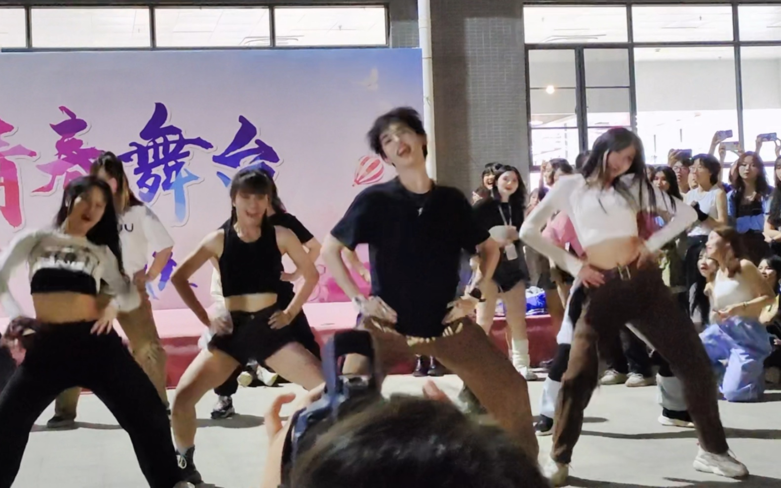 不看后悔 之纯情男大跳up&down(上下)是什么样子的啊