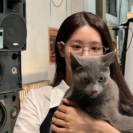 赵美延的鼻梁滑滑梯 
