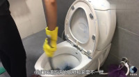 饭店厕所的蹲坑,为什么都要凿一个小孔原因不是你想的那样