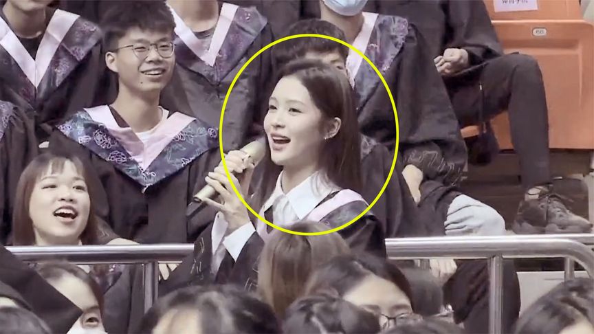 毕业典礼上,校花唱《星辰大海》刷屏全网,网友:真后悔没上大学