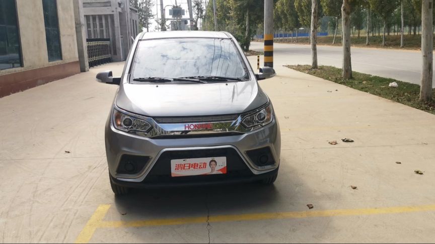 电动四轮代步车,五千瓦电机时速60码,五门五座大空间