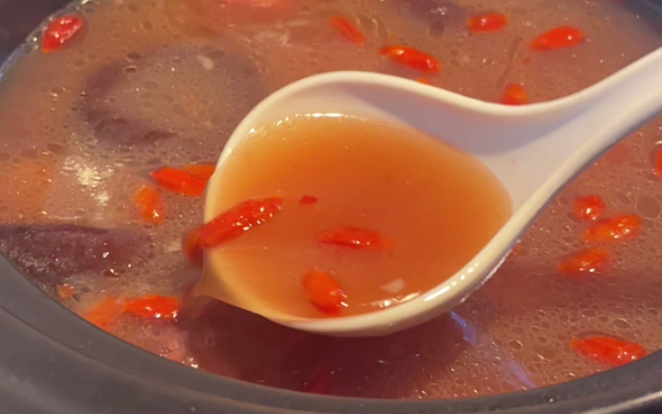 祛湿消水肿的神器汤~赤小豆薏米陈皮排骨汤