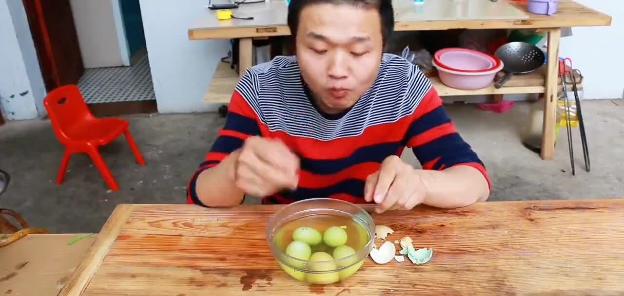 三月三,荠菜又火了,荠菜煮鸡蛋这种吃法赛仙丹!