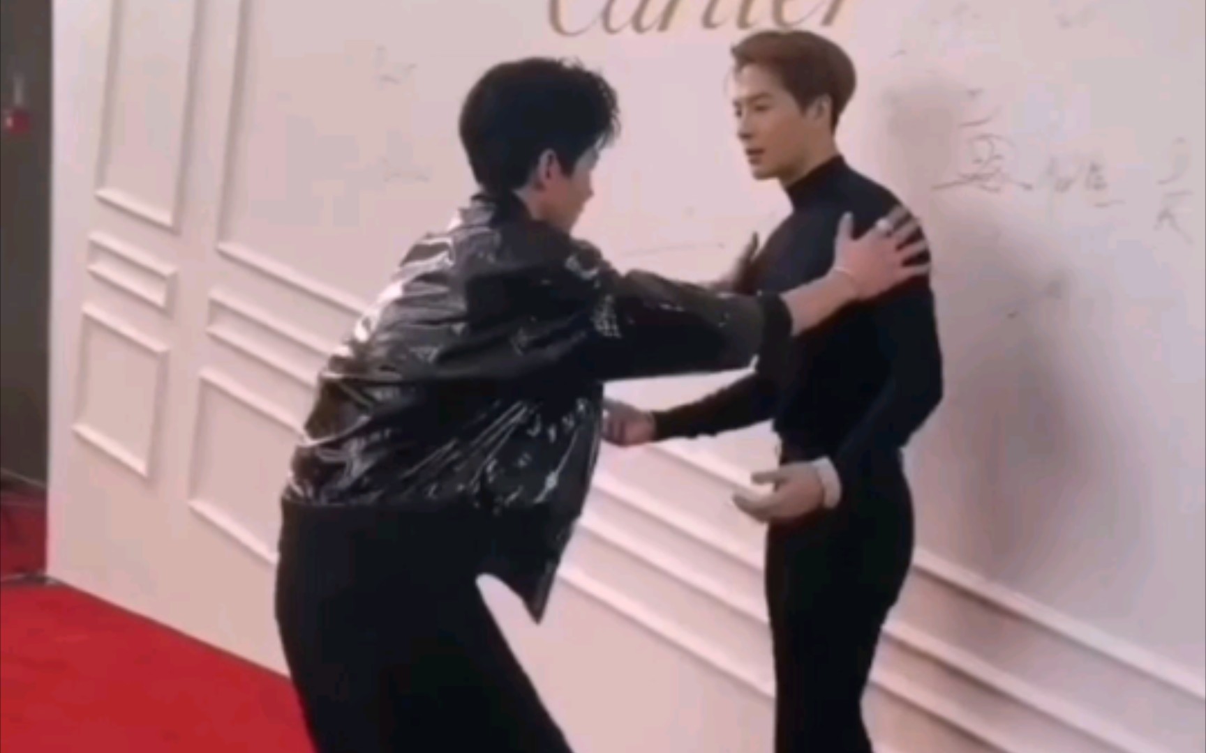 【王嘉尔X白敬亭】就缺了井柏然和萧敬腾了