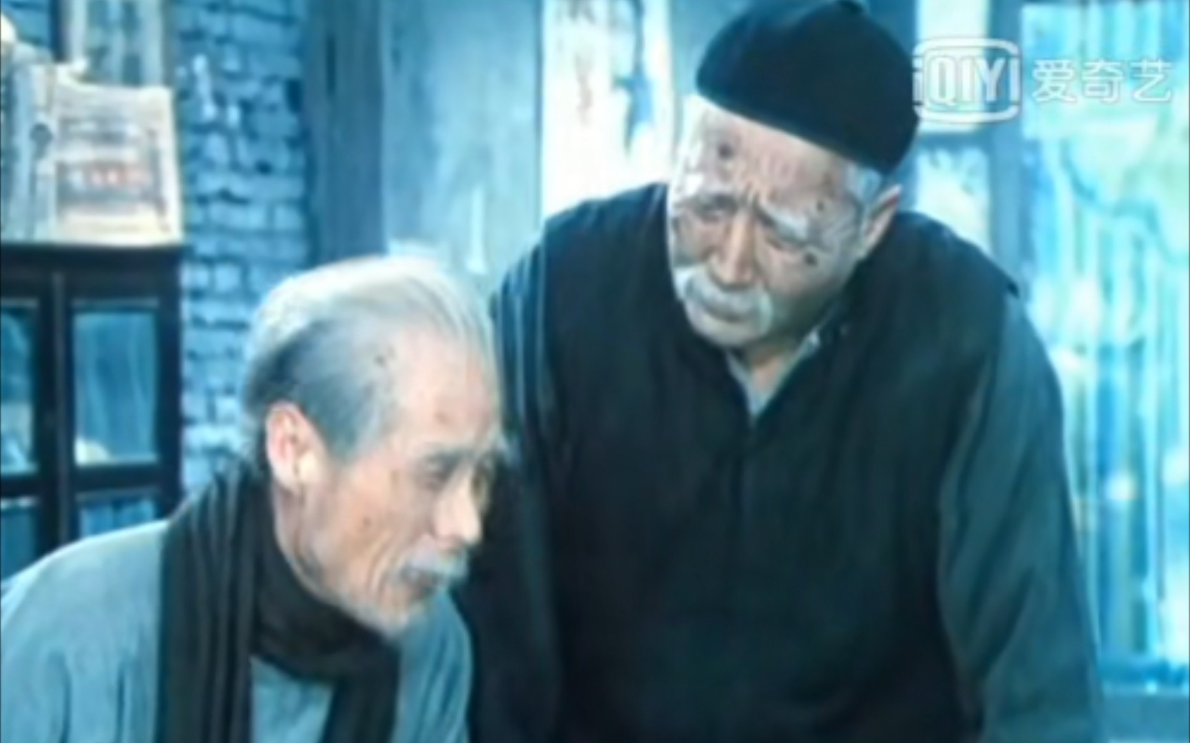 ...你应当劝告大家,有钱就得吃喝嫖赌胡作非为,就是别做好事!常四爷:我...
