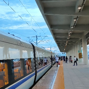hans_华小生 
