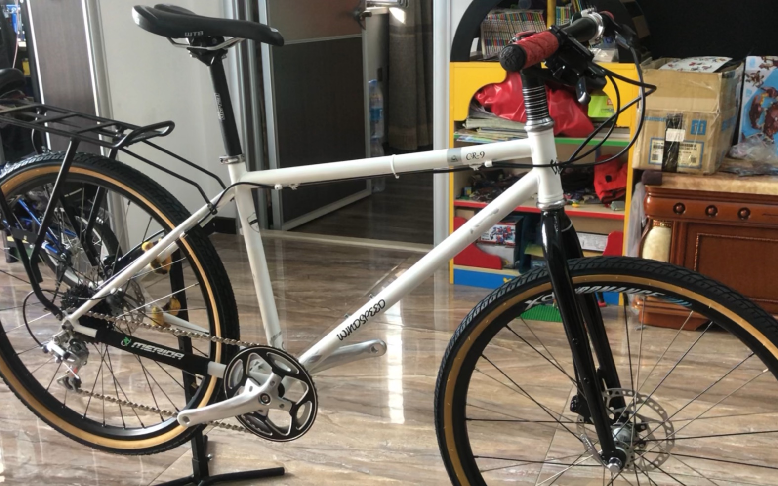 钢架钢叉自行车,随便嚯嚯,干啥都行的车就是这种