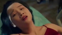 美女被坏人带走,绑上手脚做实验