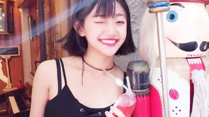 抖音流行的九宫格朋友圈,教你用微信小程序一键制作成功,超实用