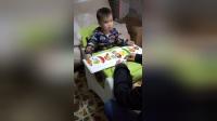 桌面:音调琴,投币,认数字,读食物卡,搭积木,串珠,涂色,绘本