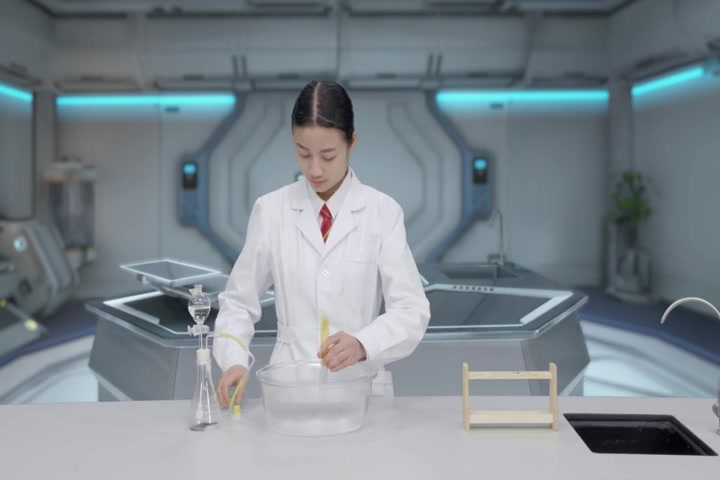 全新高清高中化学实验——二氧化氮尽可能被水吸收实验