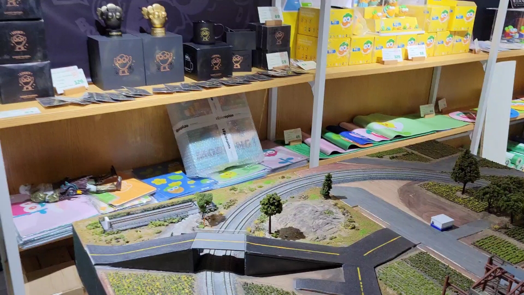 【N比例铁路模型沙盘场景】历时两年制作·铁路模型沙盘正式入驻线...