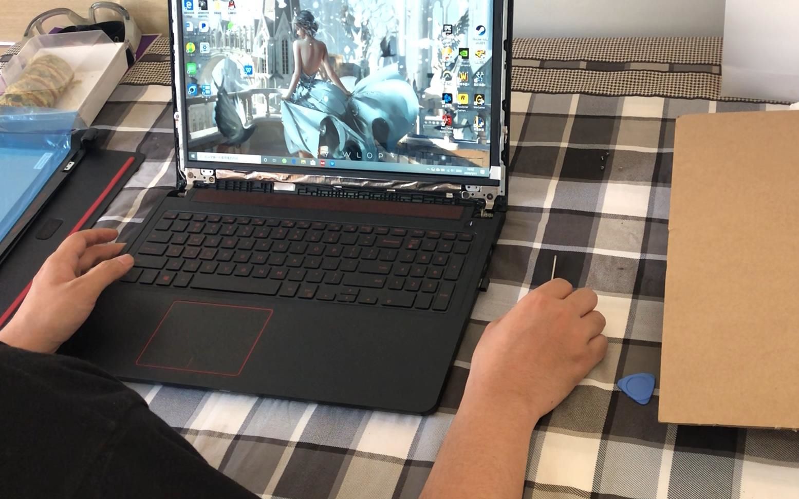 【晓越】戴尔游匣5577换屏幕,第一次就成功