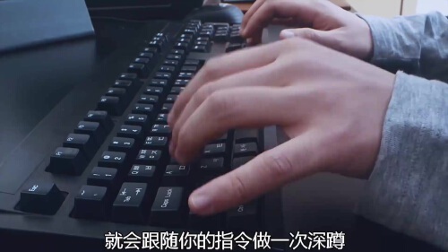 键盘背后藏着训练怪兽,他是如何在工作中坚持健身的