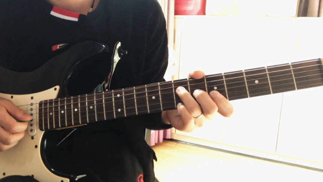 六弦根音同把位的7.9和弦按法,电吉他教学