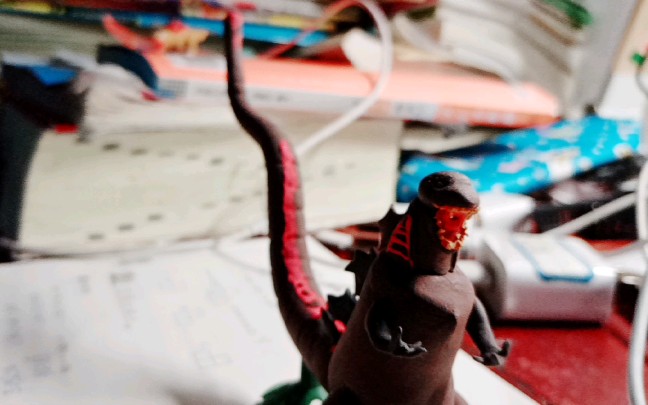 新酱手办新哥斯拉