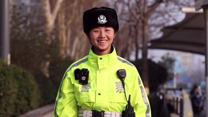 时序更替,岁月流转 时针嘀嗒嘀嗒指向新的一年