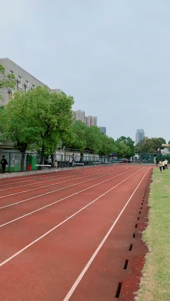 来看看普通人的跨栏训练