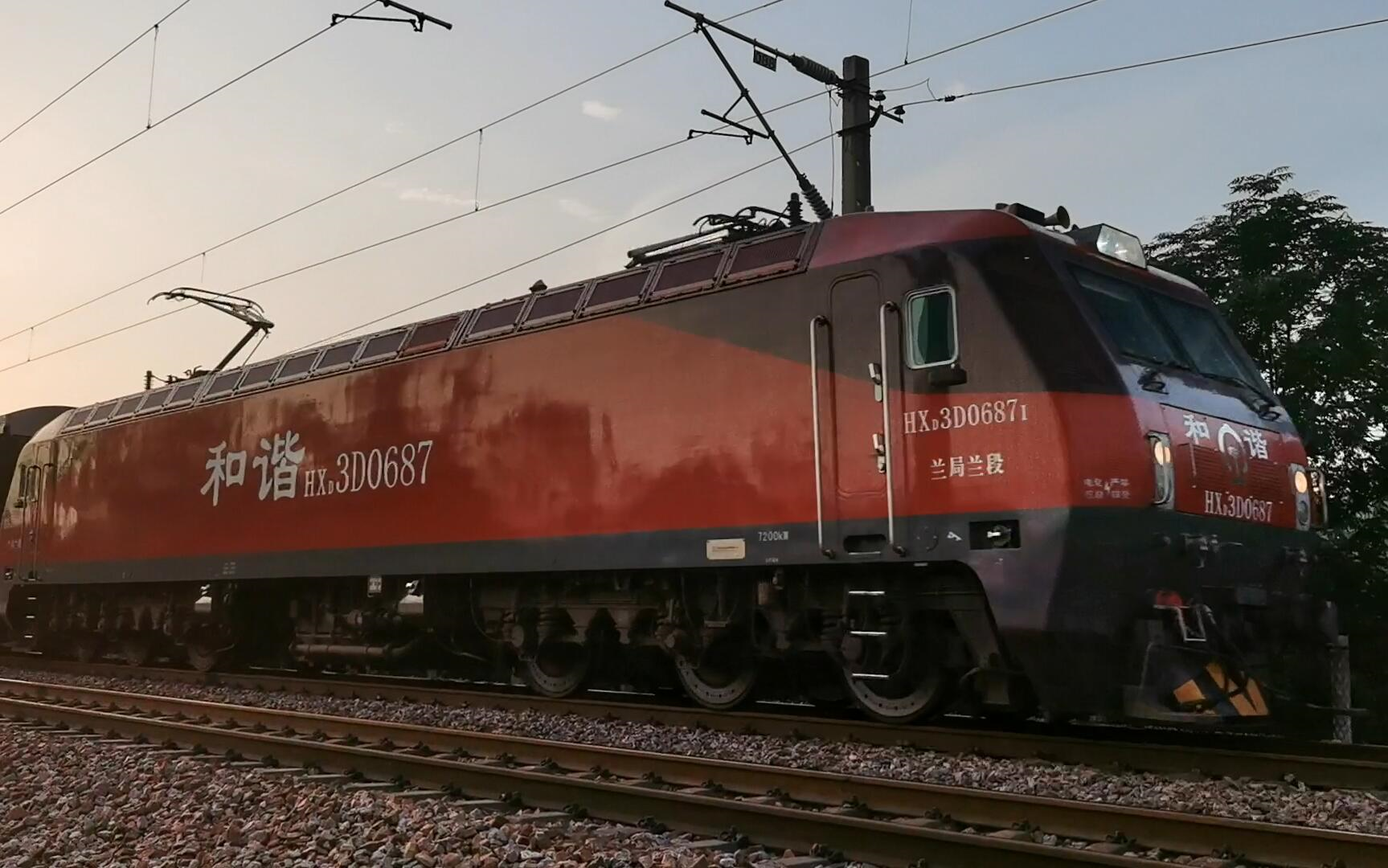 陇海铁路Z378次旅客列车通过K681+100