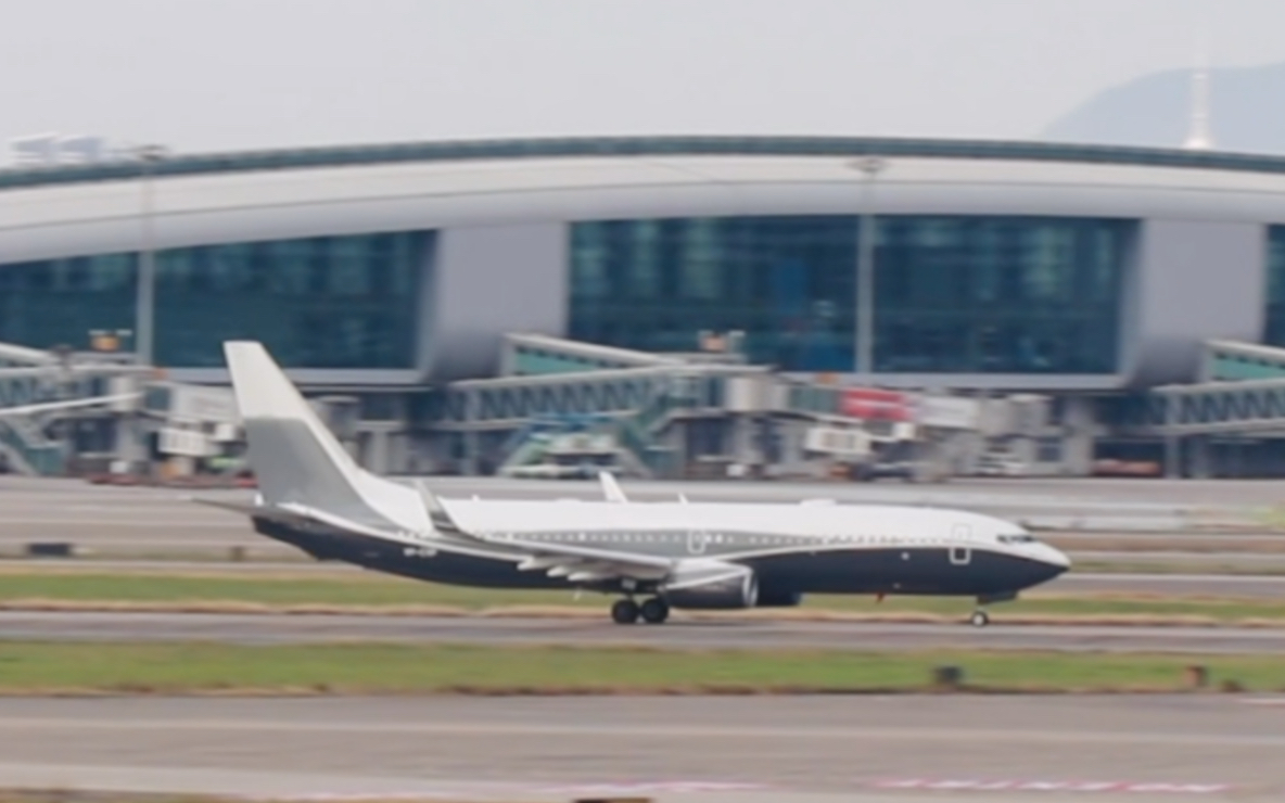 B738私人飞机广州白云起飞