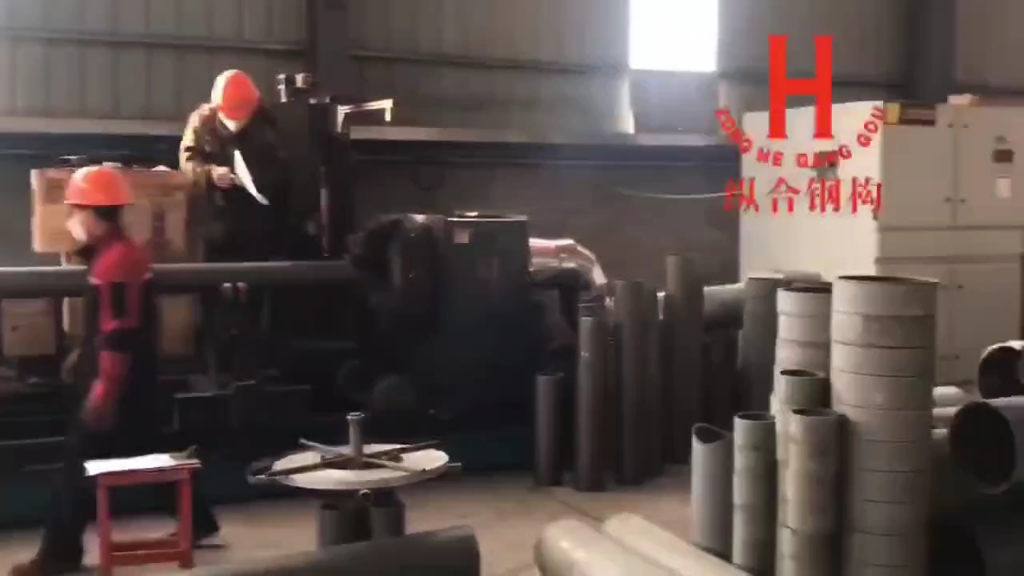 沧州纵合钢构管桁架加工生产基地 相贯线切割下料钢管弯弧 钢管抛丸...