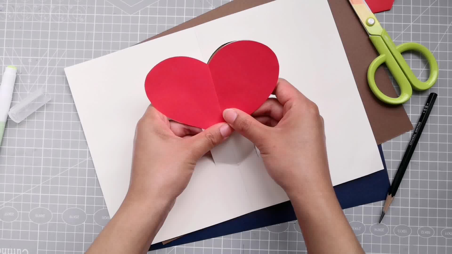 父亲节贺卡制作教程来咯,是立体爱心贺卡哦