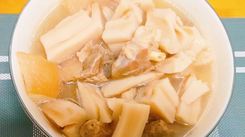 秋冬季节多喝莲藕汤有4大功效你知道吗?