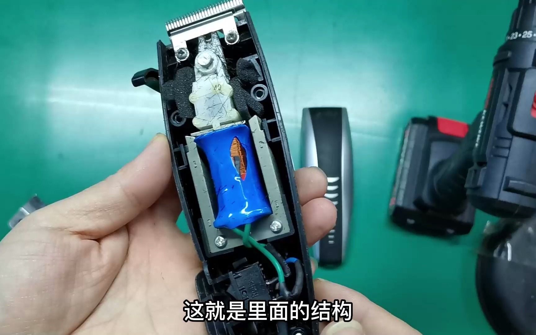 理发用电推剪拆解!没想到这玩意结构这么简单