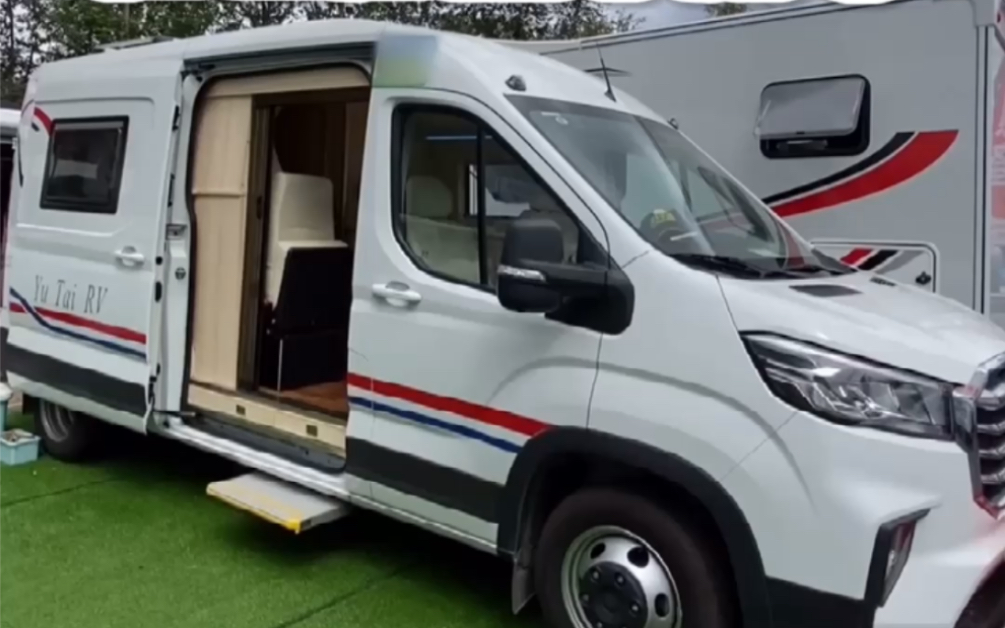 这台自动挡后驱小房车,竟然可以容纳五口人?