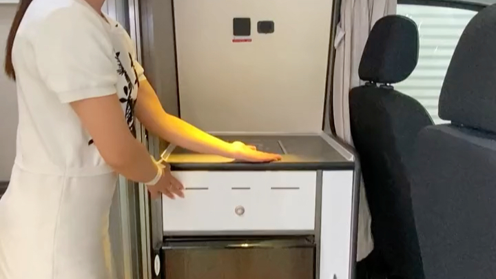 ...洛阳七狼房车工厂的作品】这不仅是一台房车还是一台越野车,依维柯...