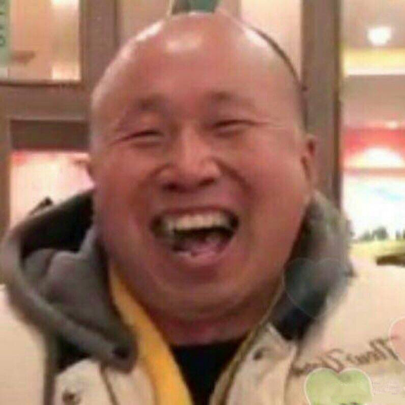 拿着小红剑的大魔王 