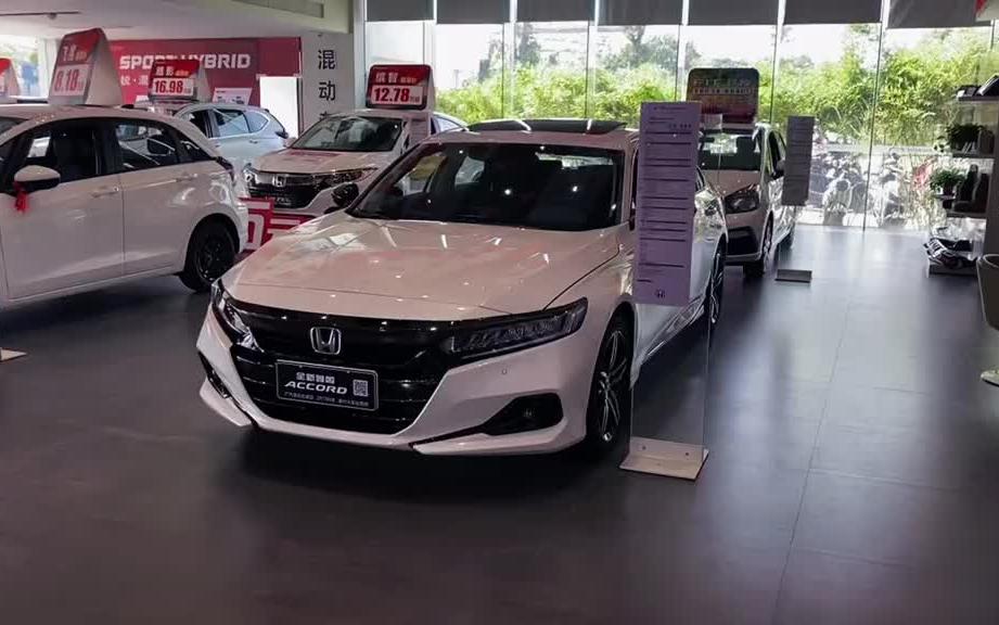 混动雅阁幻夜•锐智版,沉浸式上车,安静得很。
