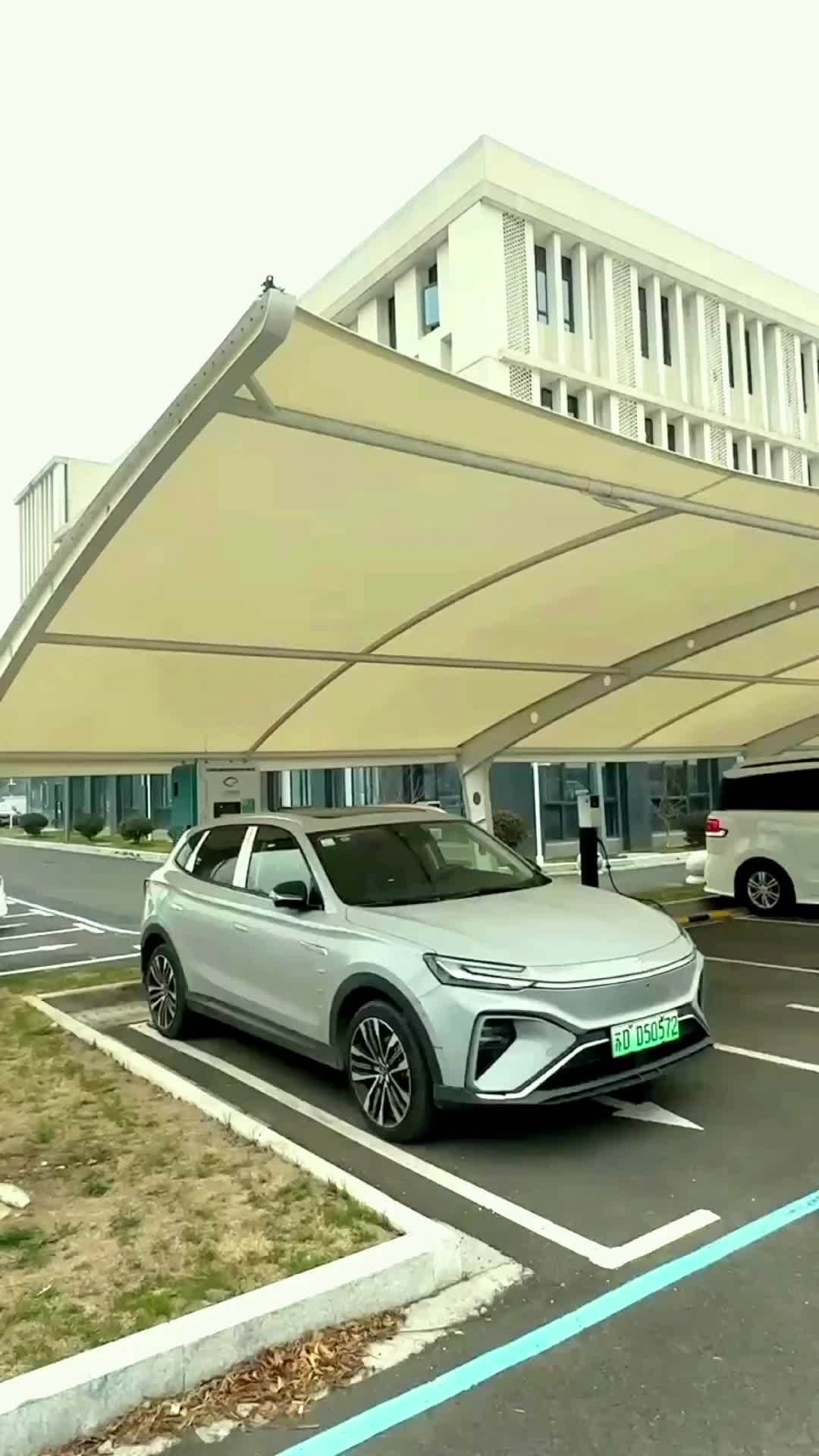 #膜结构车棚 是每个工厂停车需要备用的,心爱的车在不提心日晒雨淋了.