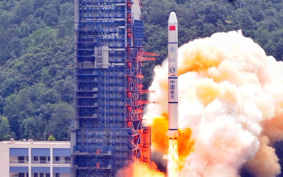 ...长征二号丙运载火箭托举着七颗卫星在西昌顺利升空。长二丙是我国...