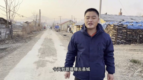 今天跟珊珊上县城,珊珊做检查,我去练车,还赶上驾校新开业