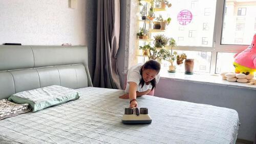 不经常晒被褥的姐妹们,除螨仪赶紧用起来,让我们每天都睡的安心