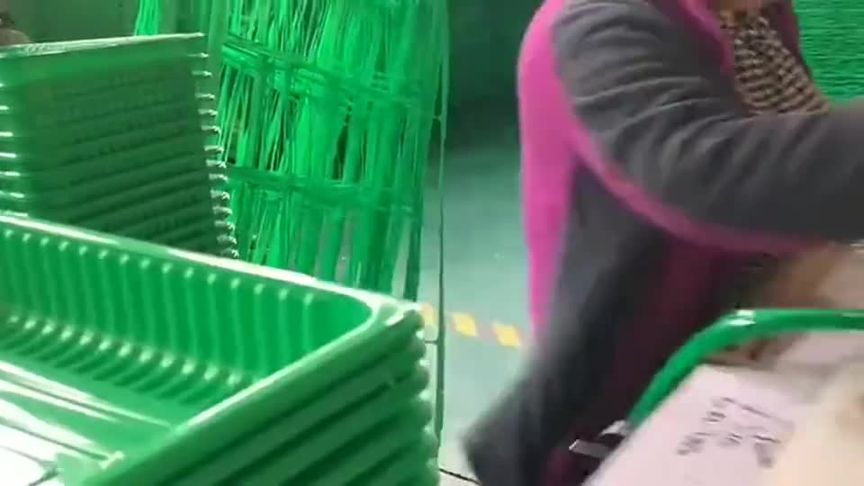 塑料打包盒,就是这样生产的,廉价的原料至高无上的成品!