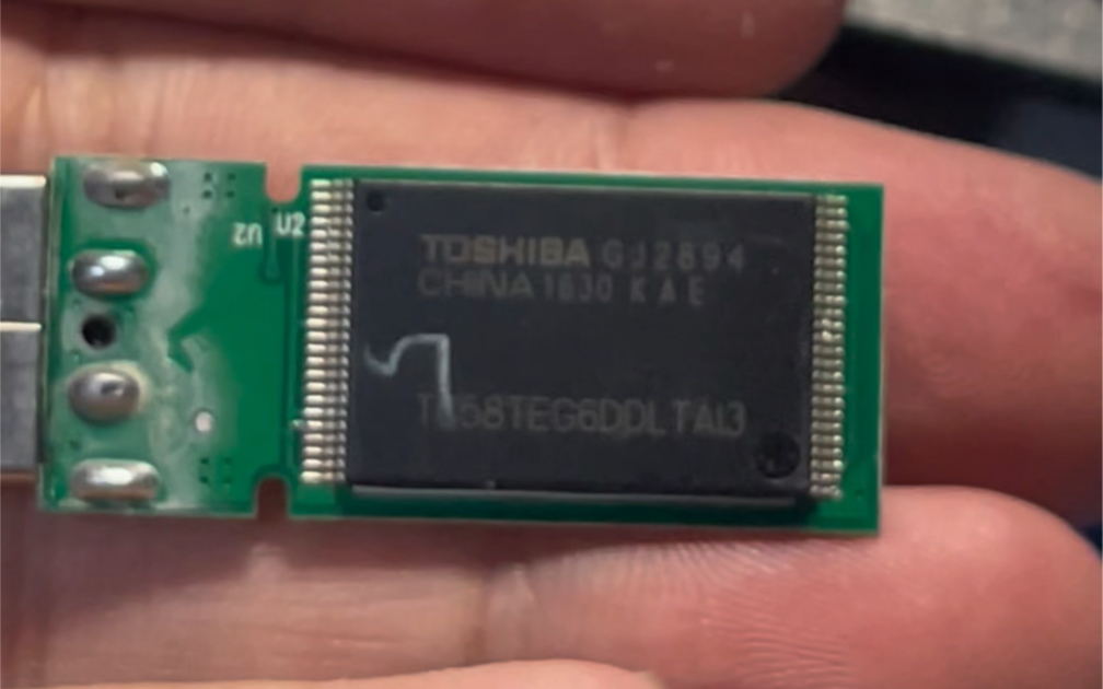 U盘提示格式化,是不是先格式化了,再进行恢复数据?底层数据区变00,...