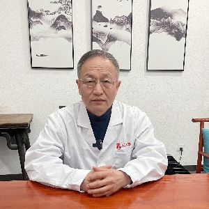 中医肺病科何延忠 