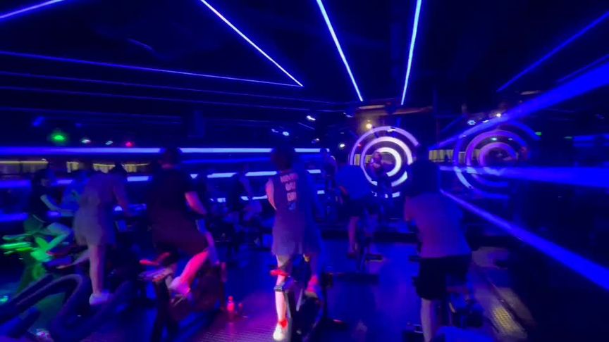 #动感单车 #舞动青春活力 #燃脂爆汗 #减脂 #跟音乐动起来