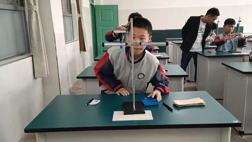 实验操作视频:探究杠杆平衡条件