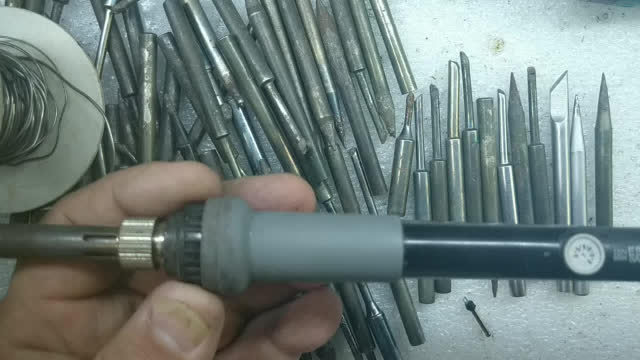 电烙铁焊锡不给力咋办,我有对策,方法真香