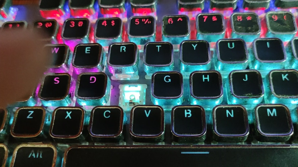 机械键盘键位不回弹?不用电焊不用拆螺丝,暴力完美解决