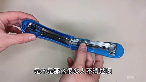极少人知道的生活小窍门:订书机真正的用法,妙极了