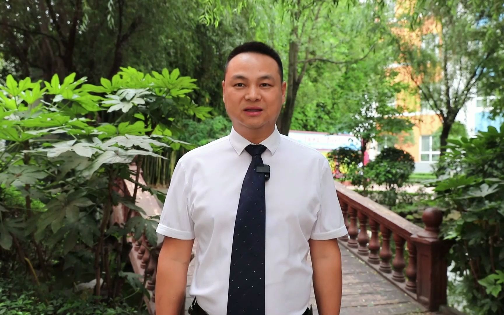 班主任寄语--汉中市龙岗学校小学2023届六年级毕业留念