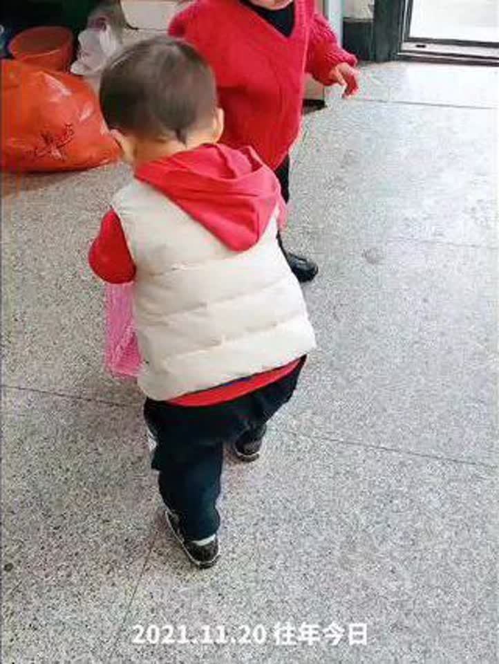 果然女孩子打架都一样带娃日常记录