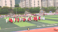 学校运动会上,男生女生携手跳少数民族舞蹈,舞姿太优美了!